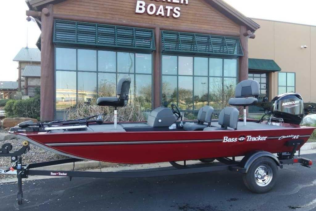 2026 TRACKER BASS TRACKER® CLASSIC XL | Bass Pro Shops